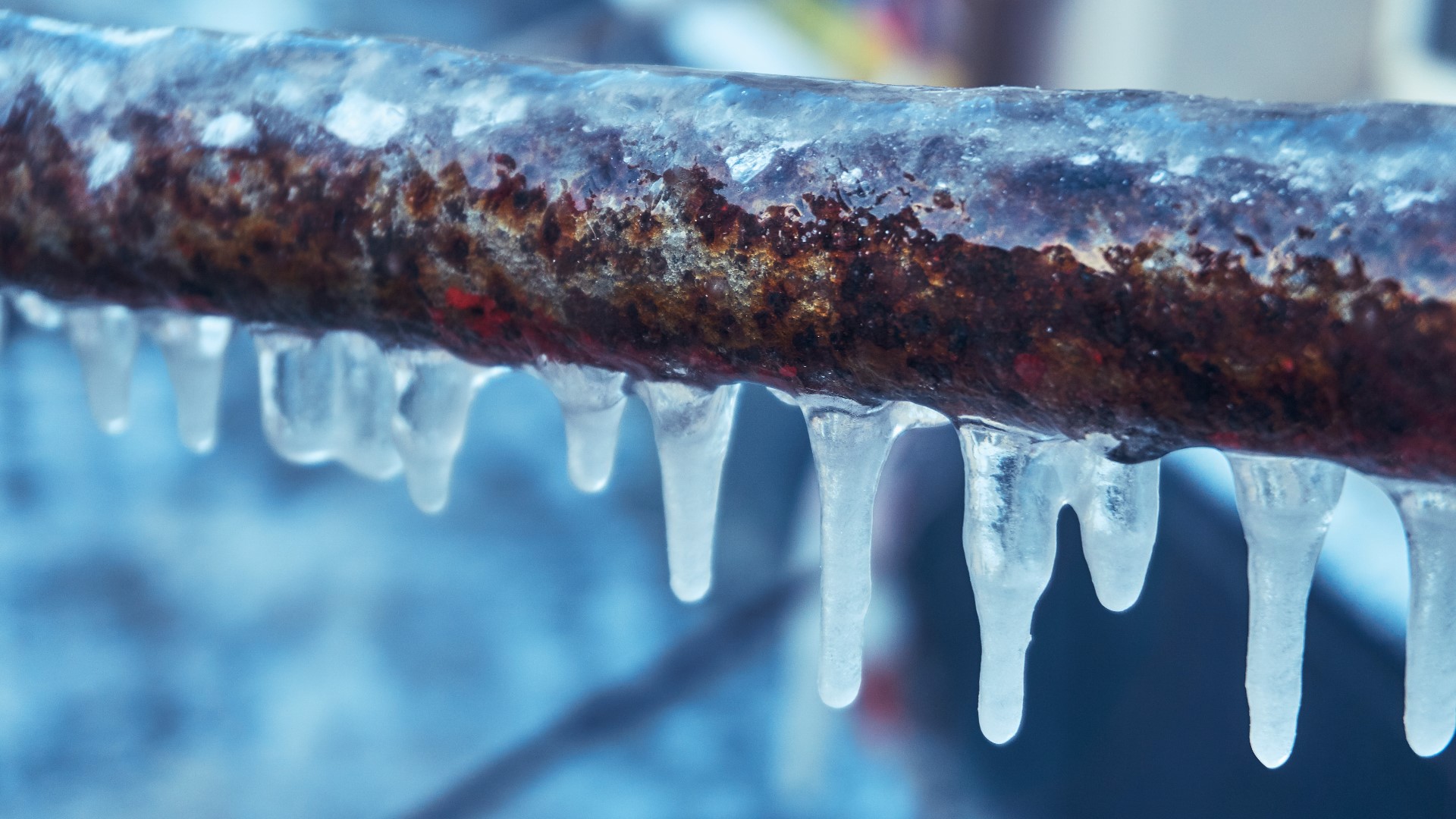 How to thaw frozen pipes? A guide to preventing and fixing frozen pipes ...