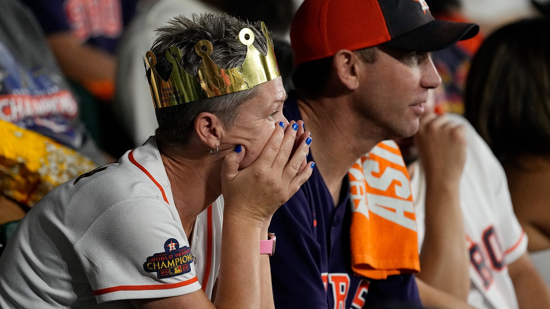 Astros fans began leaving Minute Maid Park in Game 7's 6th inning ...