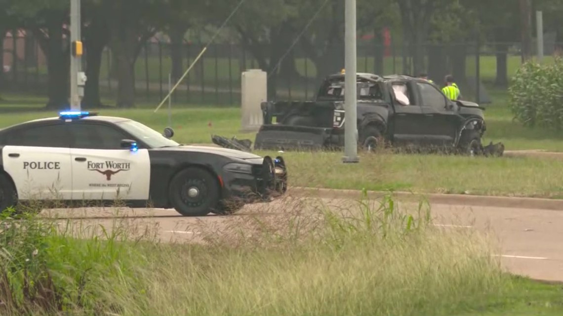 Fort Worth police chase: 1 dead, 2 injured in suspect vehicle | wfaa.com