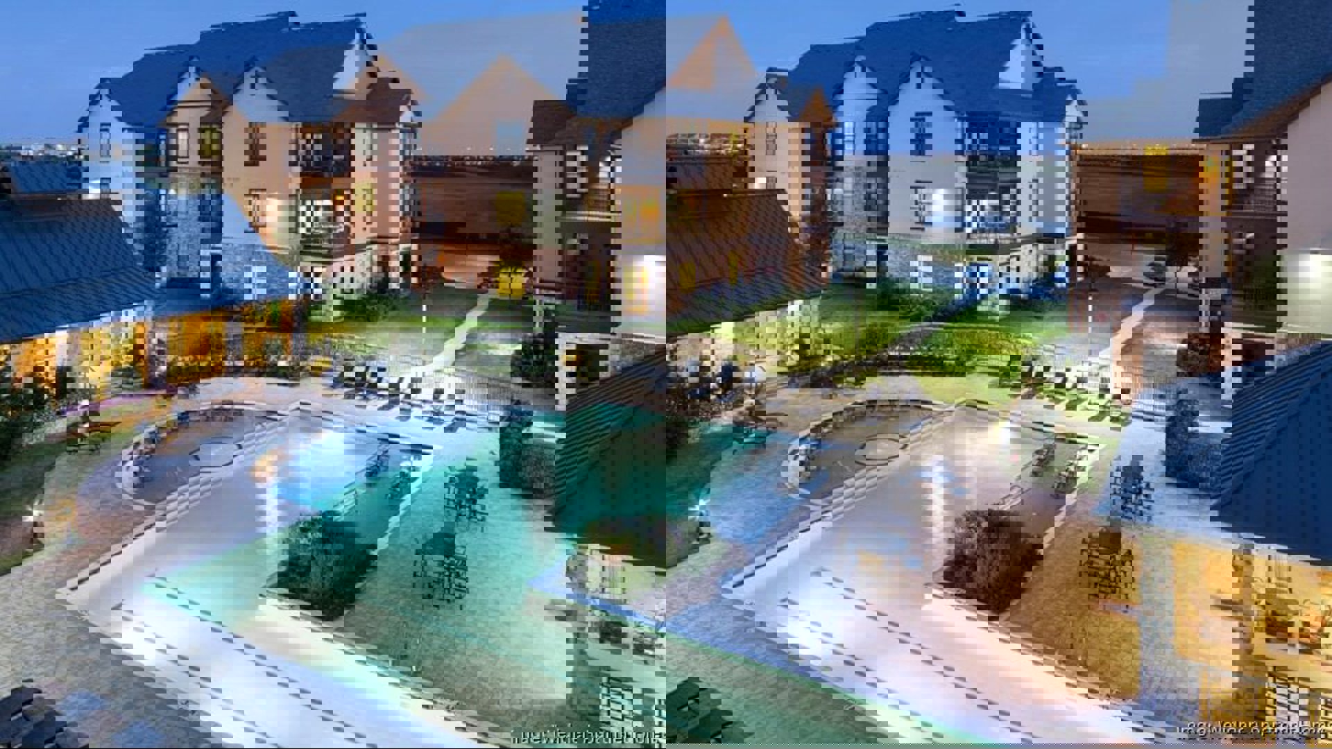 Dallas-based group sells 550-unit apartments in Alliance Town Center ...