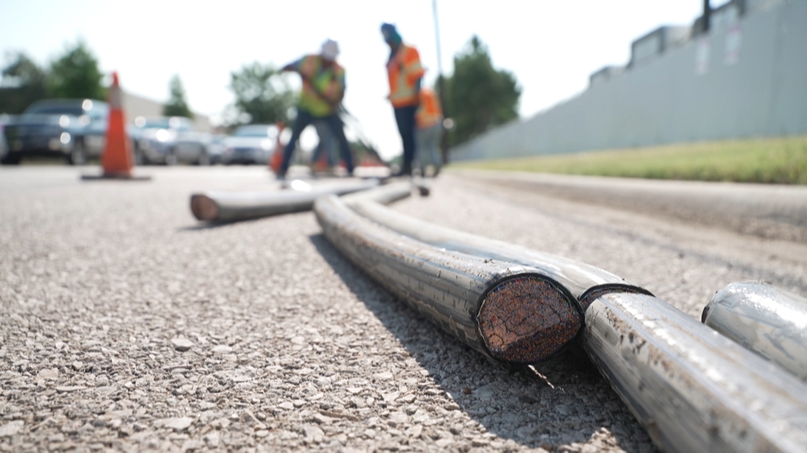 AT&T crews face danger to repair copper theft damage | wfaa.com