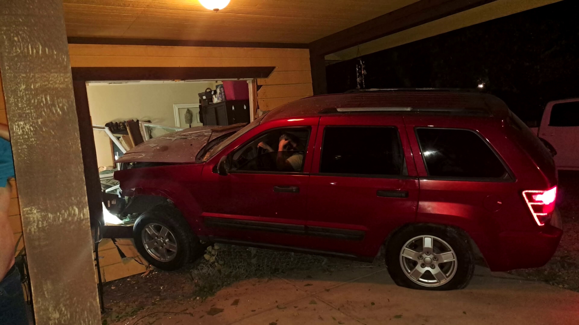 Fort Worth man survives as Jeep crashes into bedroom | wfaa.com