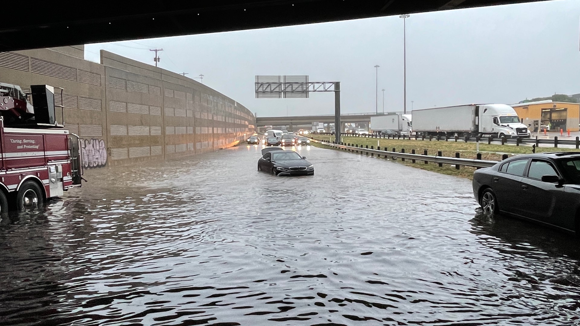 Photos: Heavy overnight rains lead to severe flooding in Dallas | wfaa.com