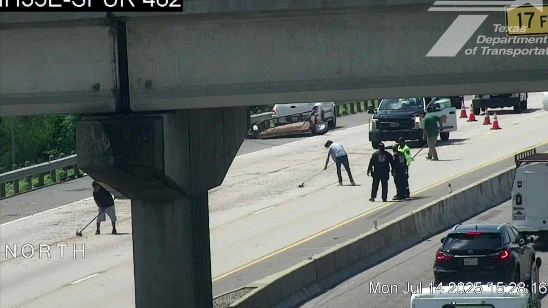 Dallas, TX | Nail spill on I-35 blocks lanes near Storey Lane | wfaa.com