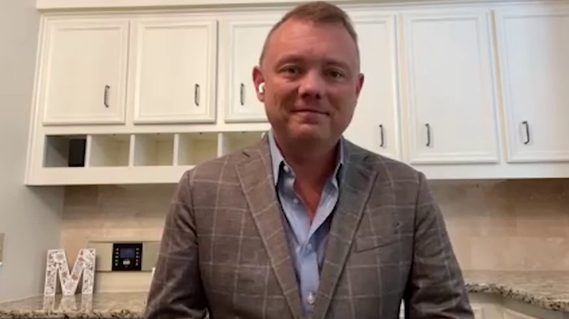 Texas governor race: Greg Abbott lead over Beto O'Rourke shrinks | wfaa.com