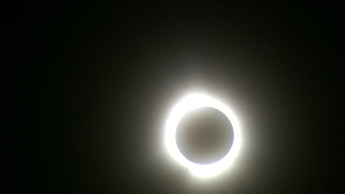 WATCH: Total solar eclipse happens in Cleveland, Ohio | wfaa.com