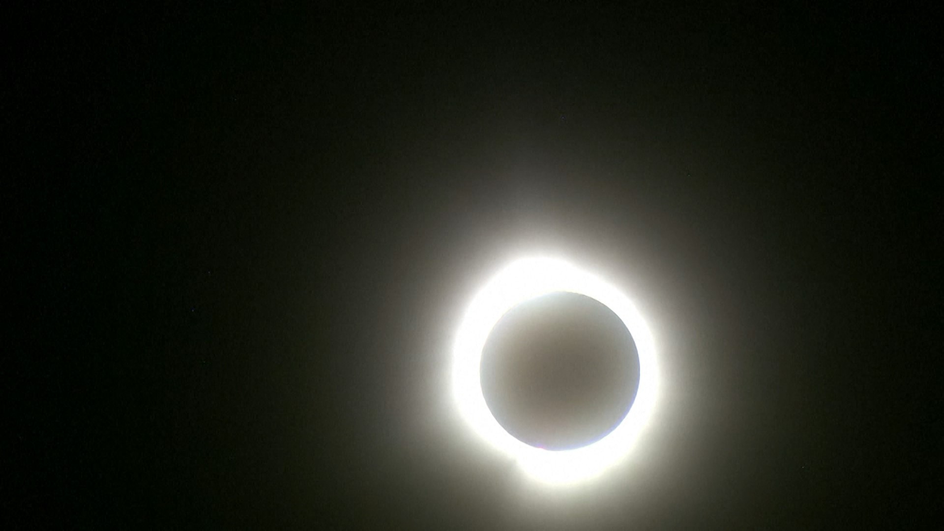 WATCH: Total solar eclipse happens in Cleveland, Ohio | wfaa.com