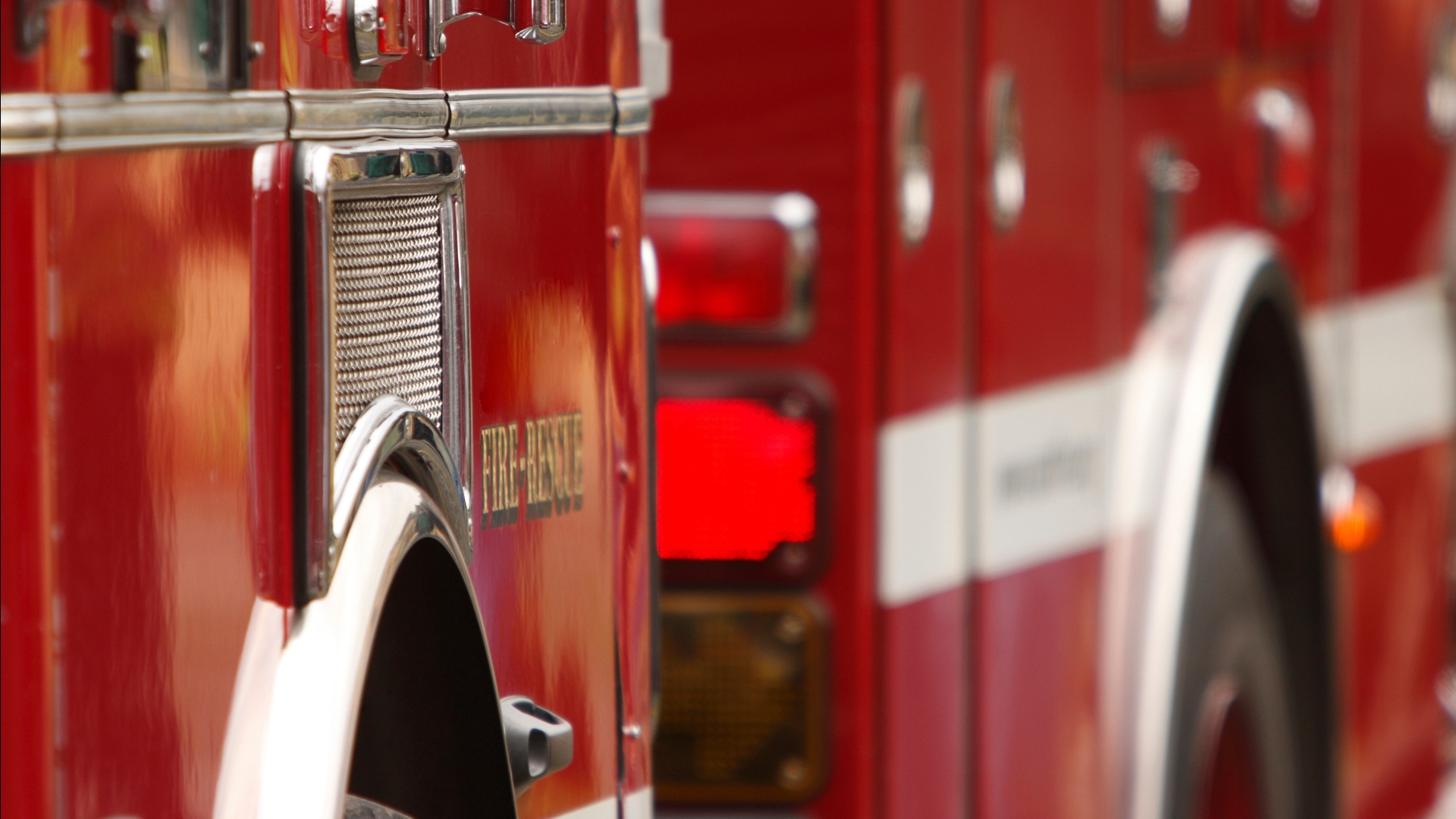 No injuries reported after late-night apartment fire in Arlington ...