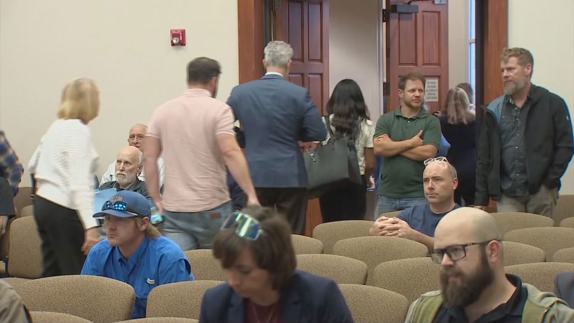 Hood County commissioners pull proposed moratorium on data centers ...