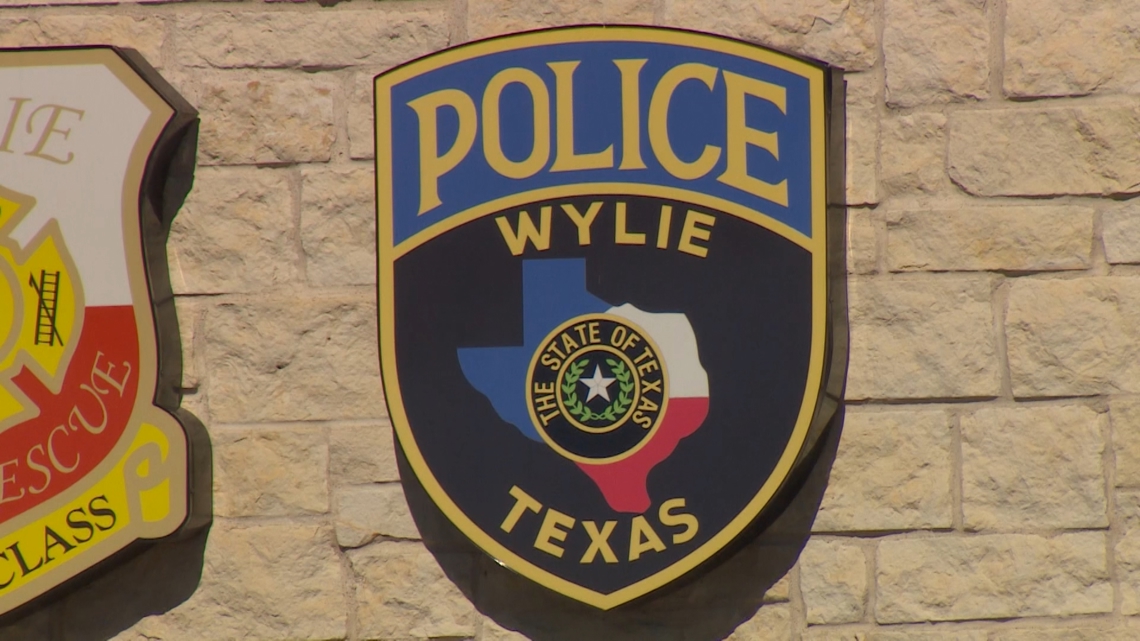 North Texas police arrest 18-year-old for vape store robbery | wfaa.com