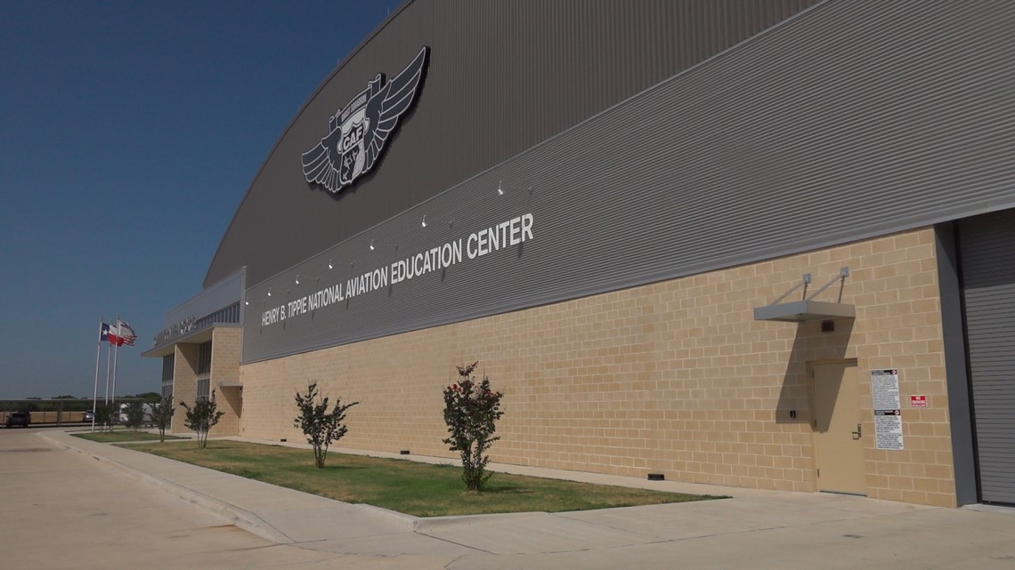 New Dallas airplane museum, education center opens | wfaa.com
