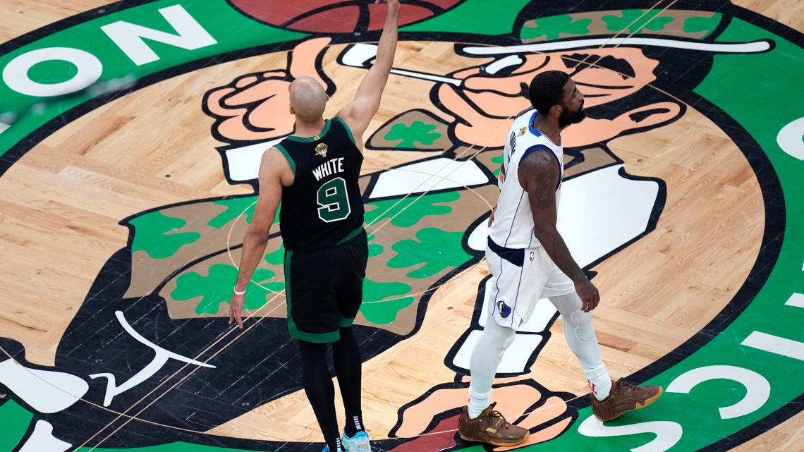 Kyrie Irving continues losing streak against Celtics | wfaa.com