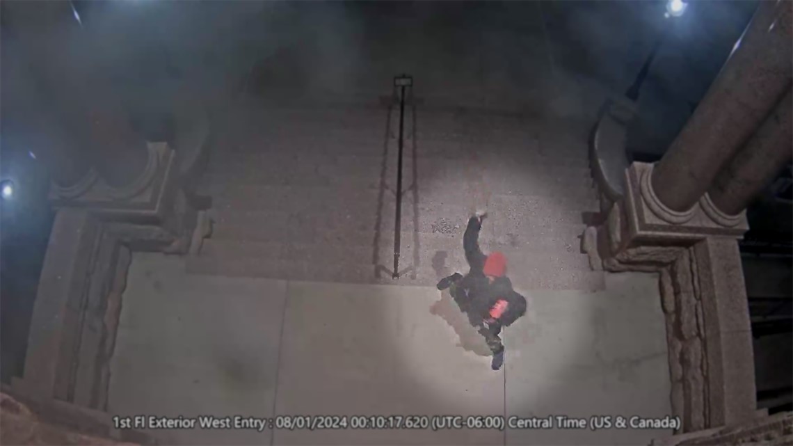 Footage shows man throwing rock at old Tarrant County Courthouse | wfaa.com