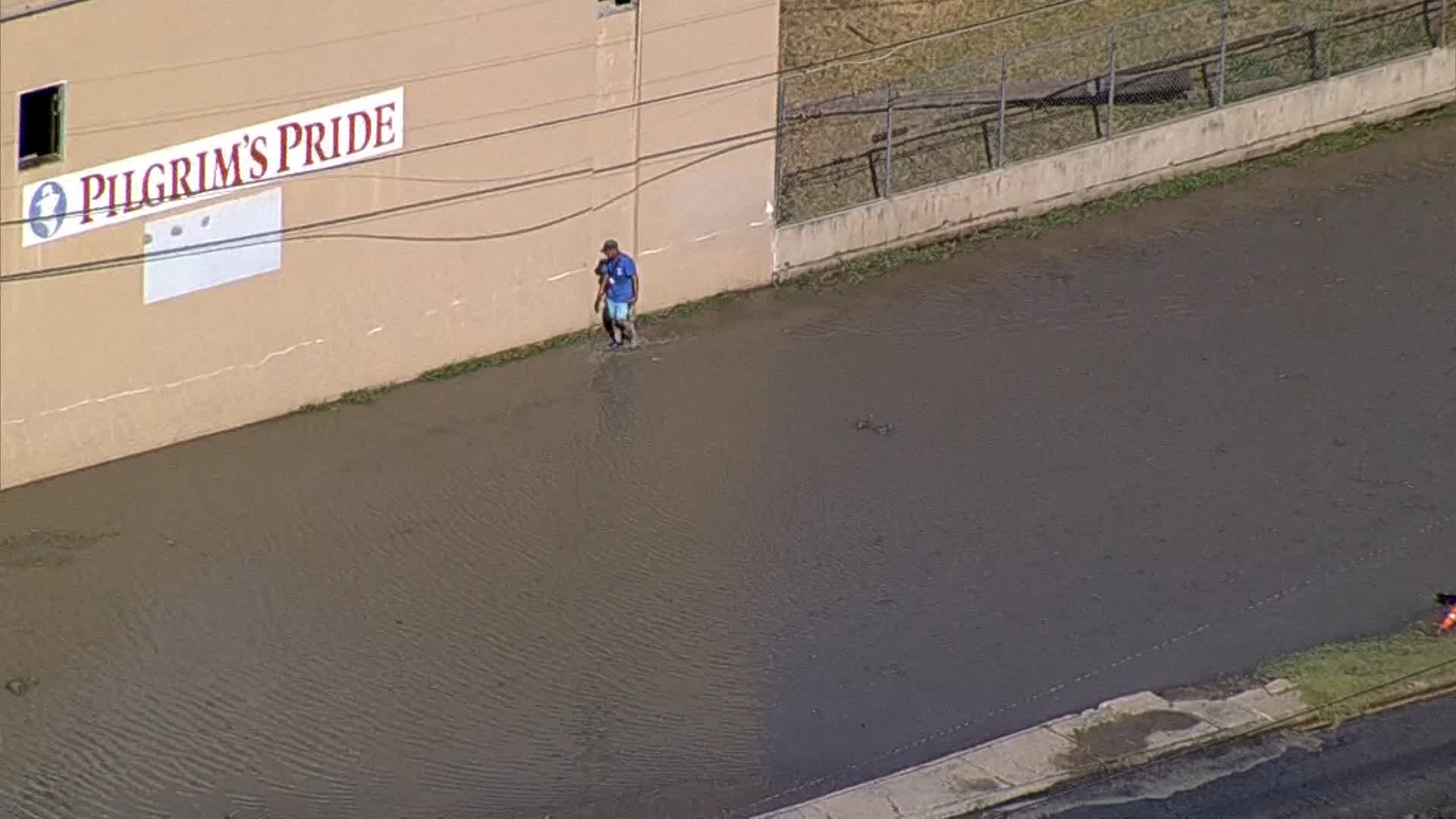 Pipeline failure causes water main break in Dallas | wfaa.com