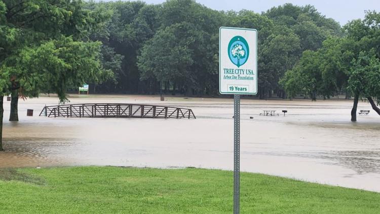 Dallas, Texas flooding: Heavy rain, high water reported in DFW | wfaa.com