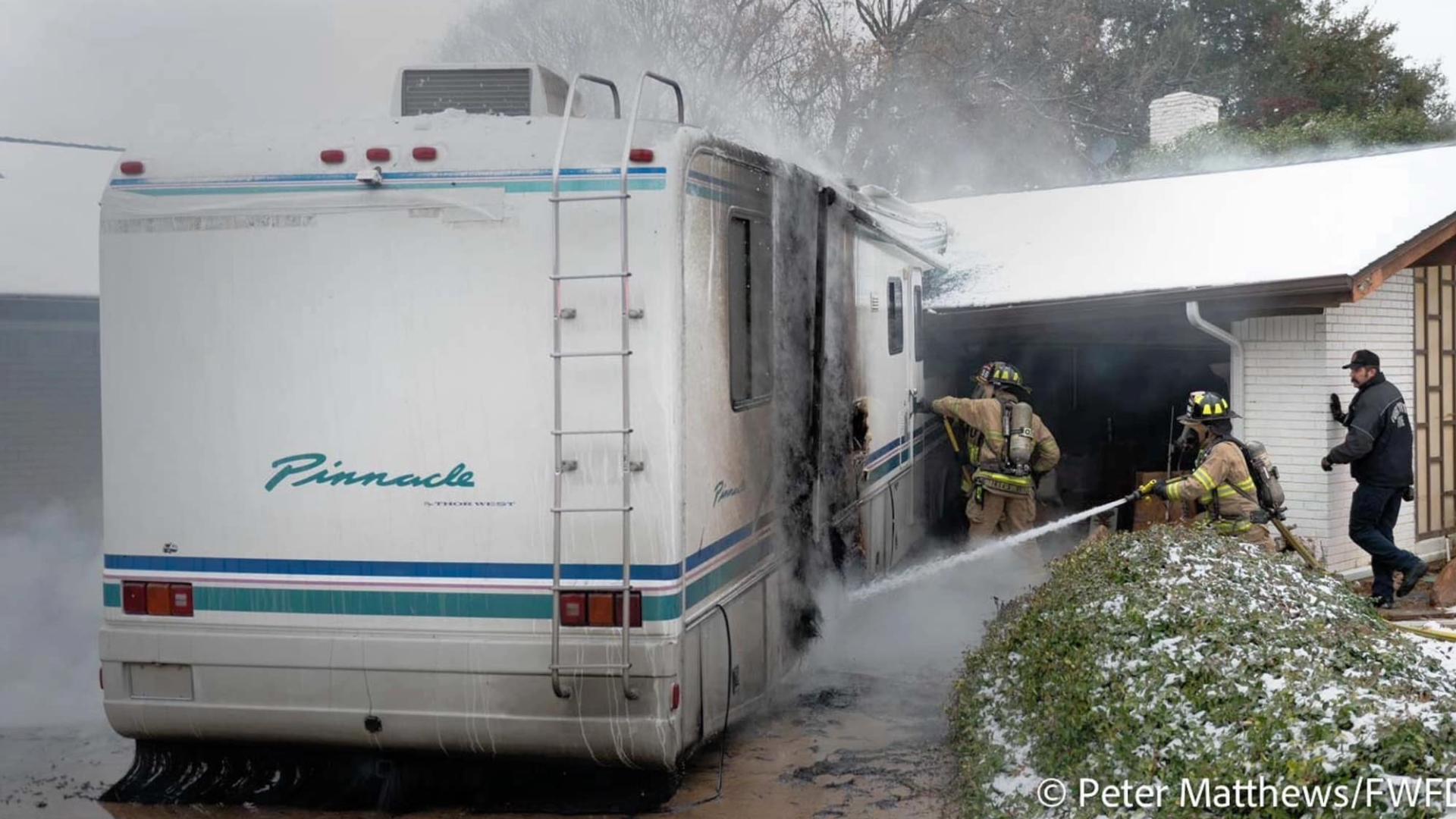 RV crashes into Fort Worth home: Video | wfaa.com