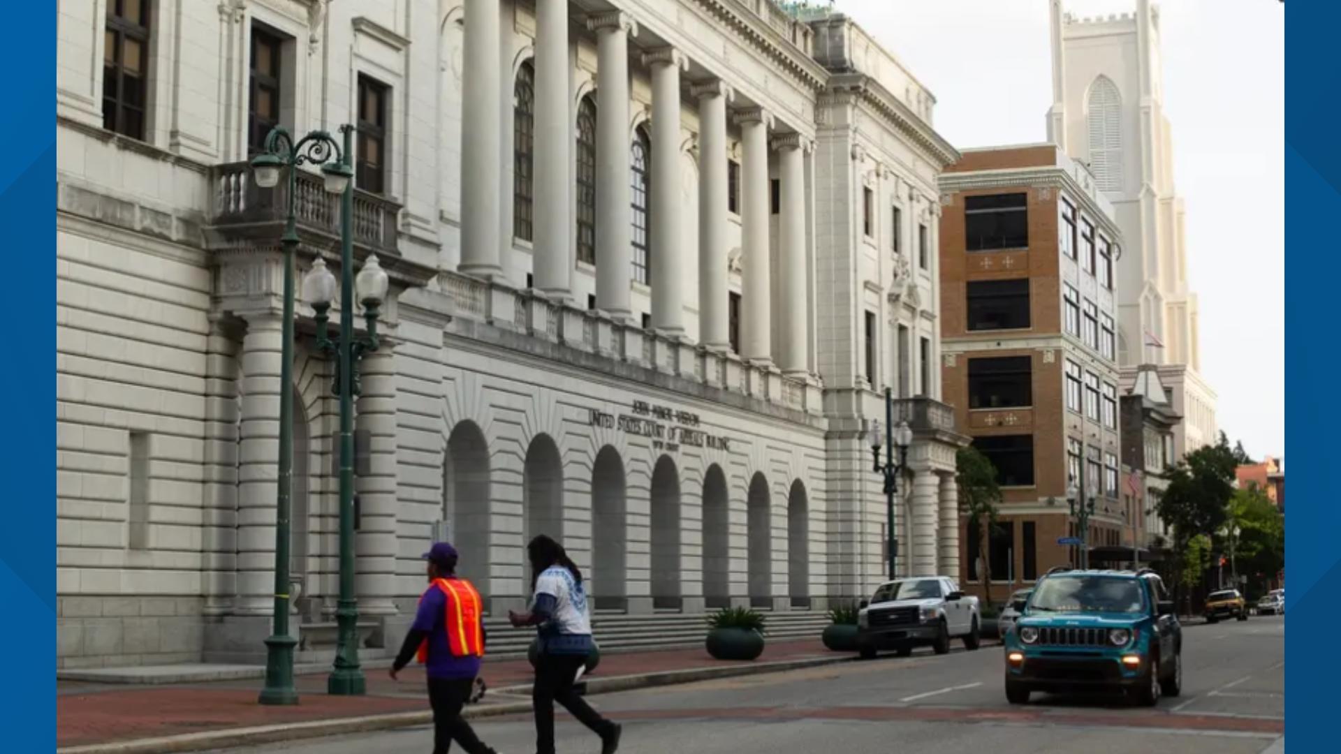 Fifth Circuit Court blocks Texas immigration law enforcement | wfaa.com