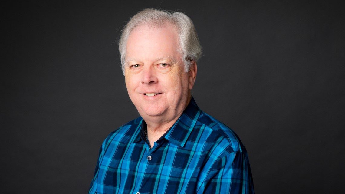 Dallas mayor recognizes WFAA employee for 50 years of service | wfaa.com