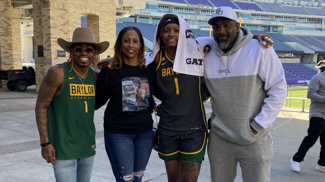 NaLyssa Smith returns home to Texas with the Dallas Wings | wfaa.com