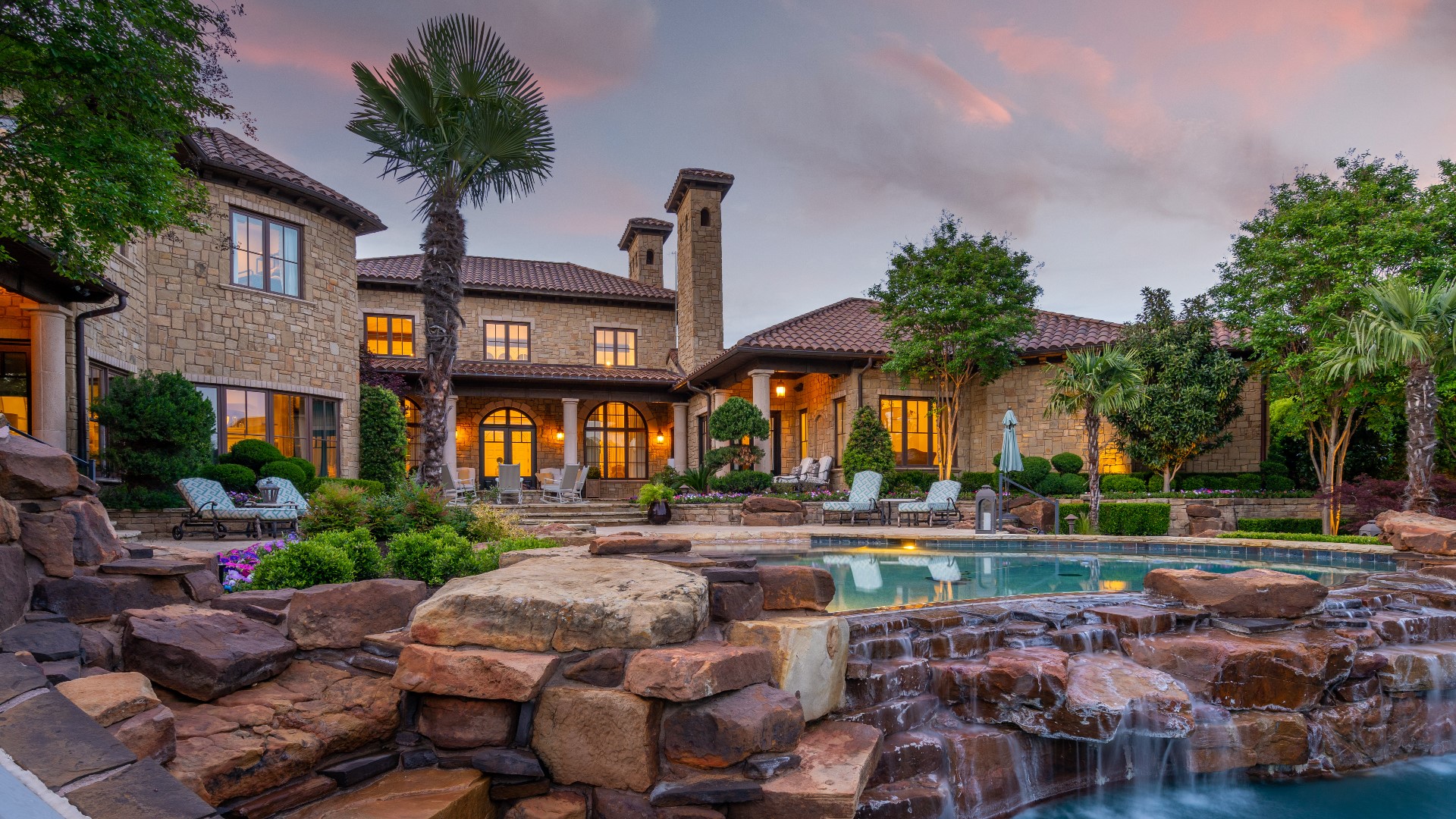 Former Cowboys star Jason Witten lists Westlake mansion for $4.7 ...