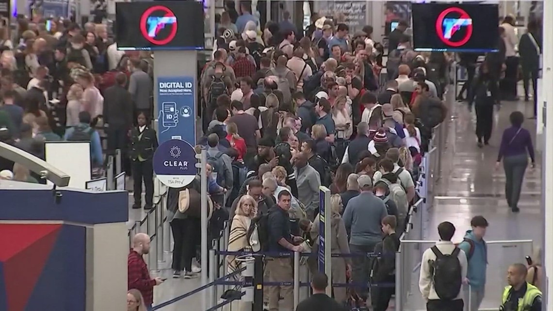 Huge spike in airport security breaches, TSA reports | wfaa.com