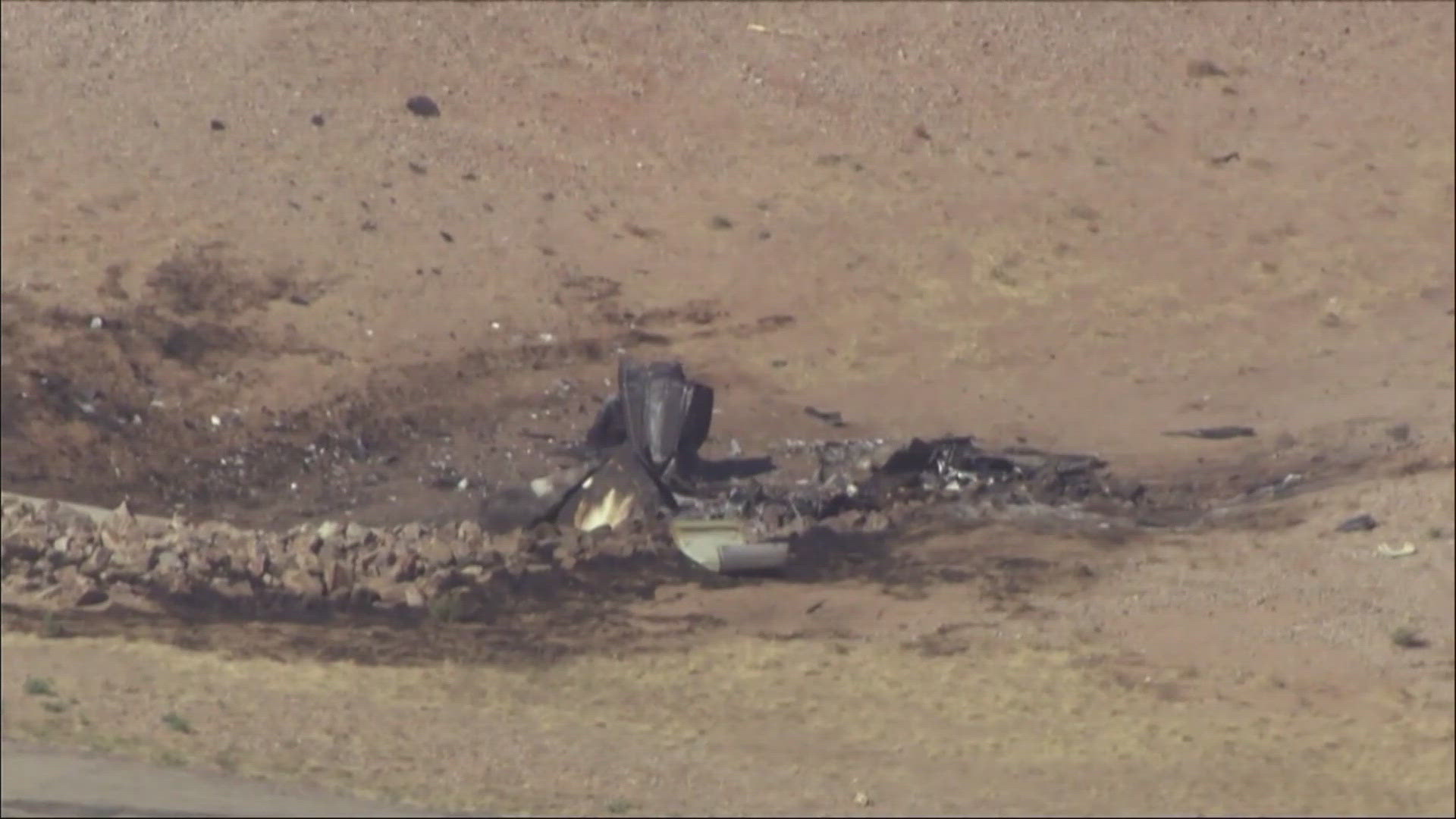 Plane crash in Arizona leaves at least 2 dead | wfaa.com
