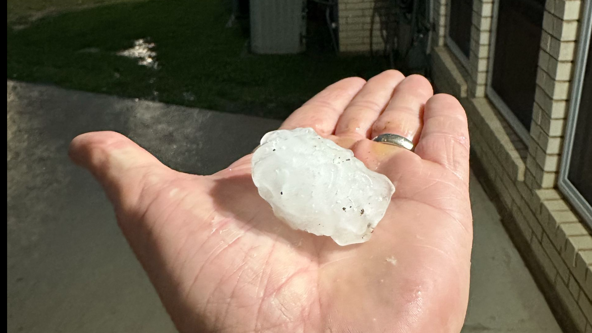 Golf ball-size hail and high winds hit North Texas Monday night | wfaa.com