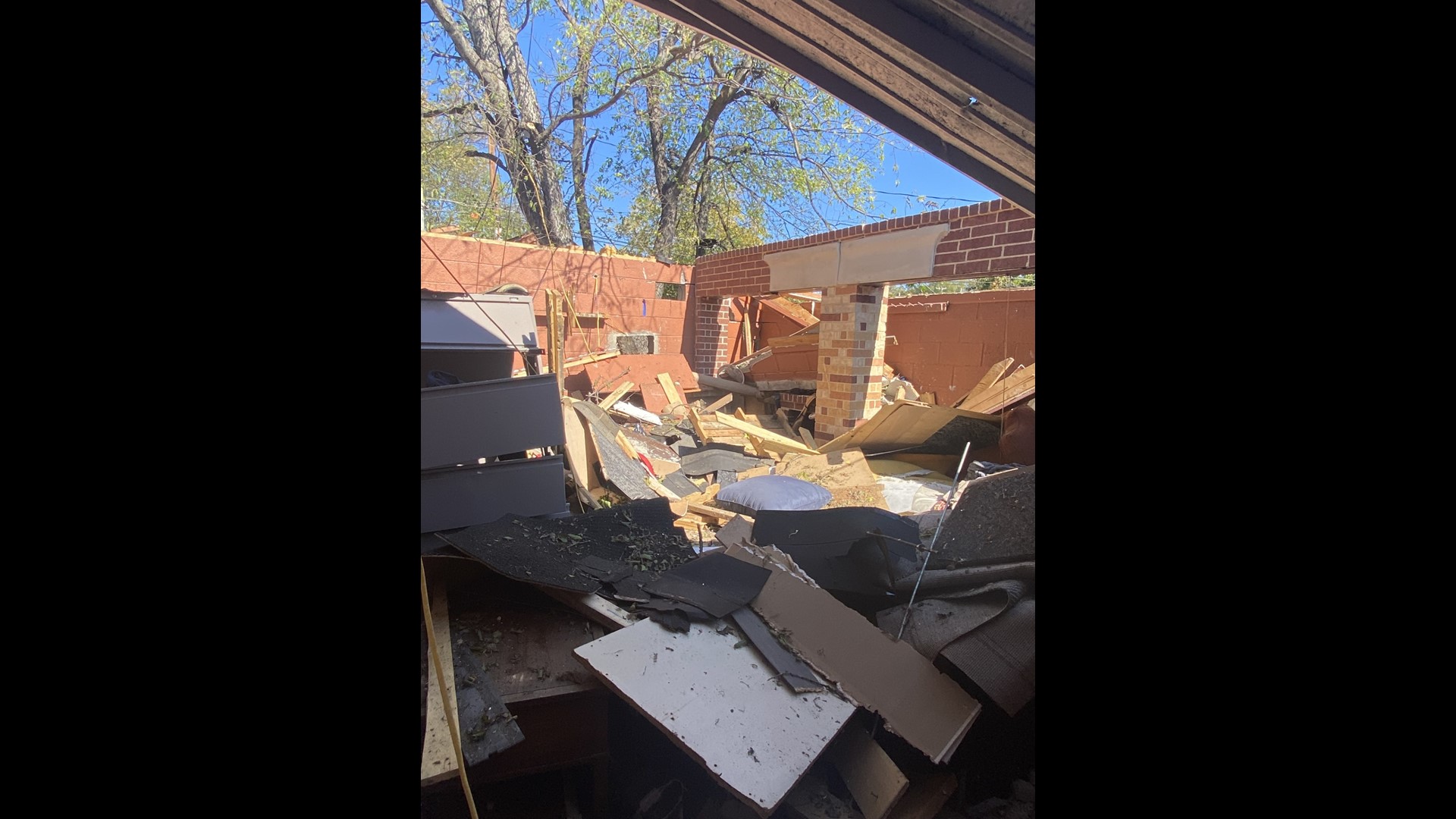 Dallas families in need after home explodes on Thanksgiving | wfaa.com