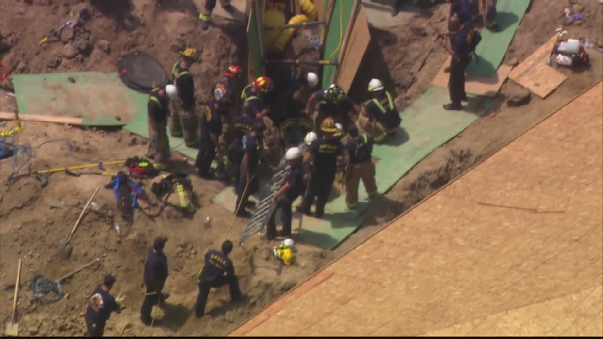 Construction worker rescued from collapsed trench | wfaa.com