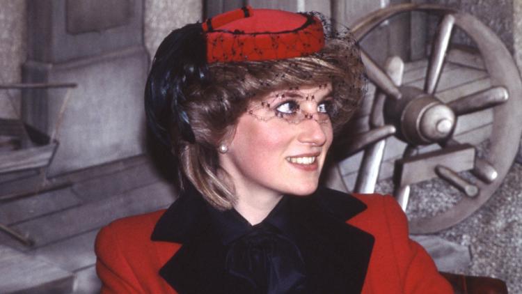 Princess Diana photo exhibit opens at Arlington Museum of Art in Texas ...