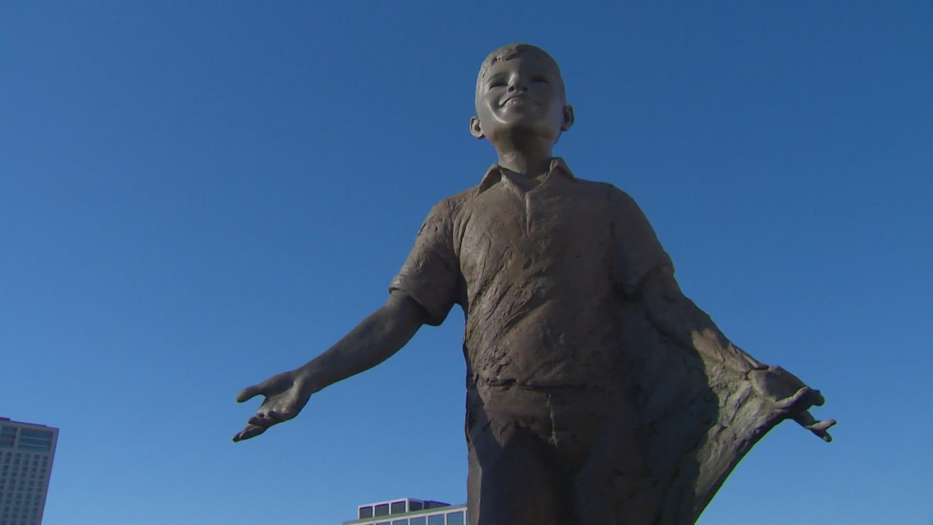 Statue honoring Santos Rodriquez, 12-year-old killed by Dallas police ...