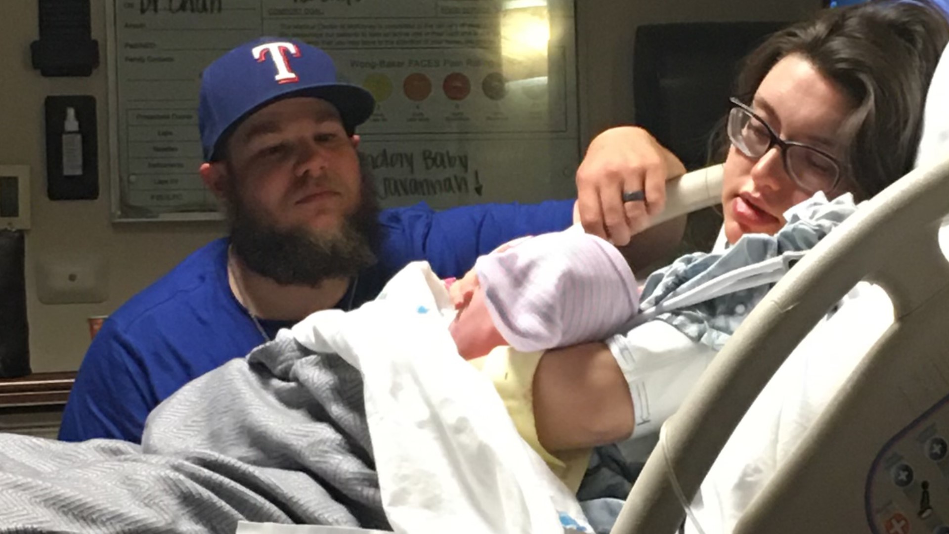 Texas Rangers fan goes into labor while waiting for authograph | wfaa.com