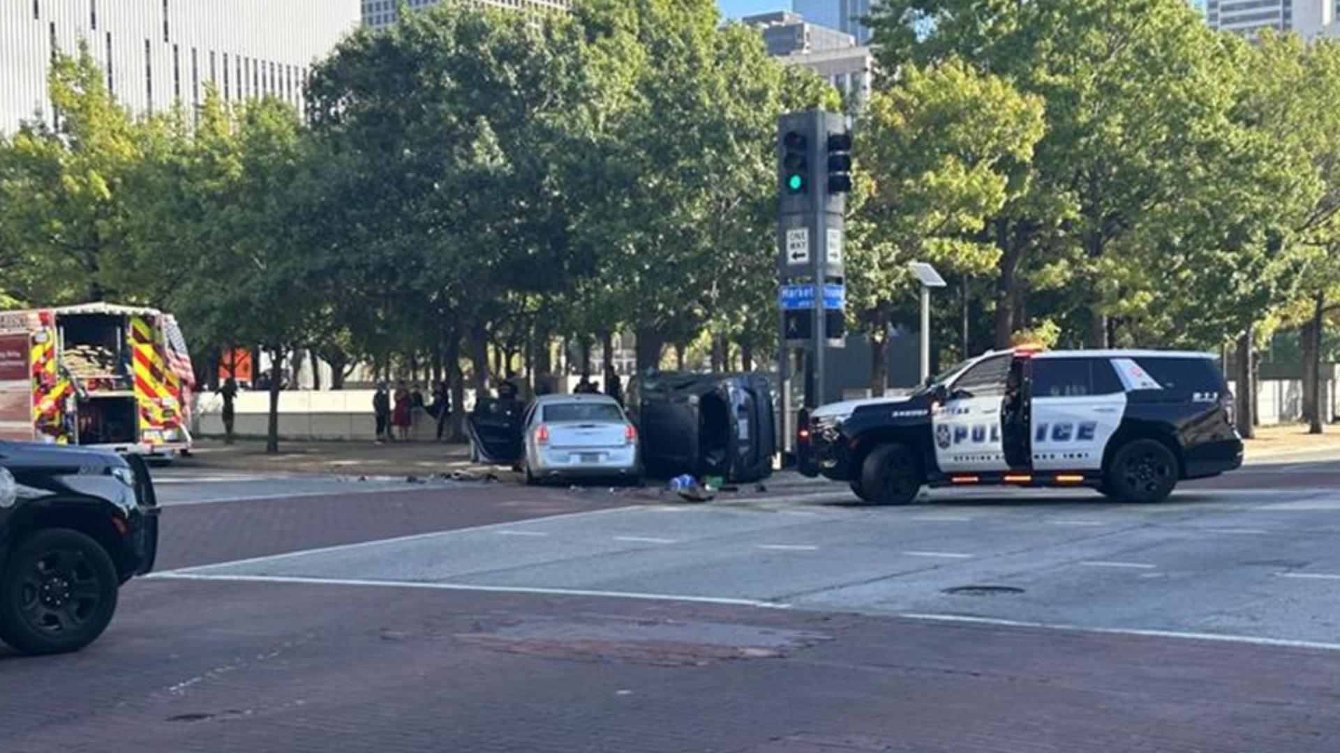 Dallas police investigate 2-vehicle downtown Dallas crash | wfaa.com