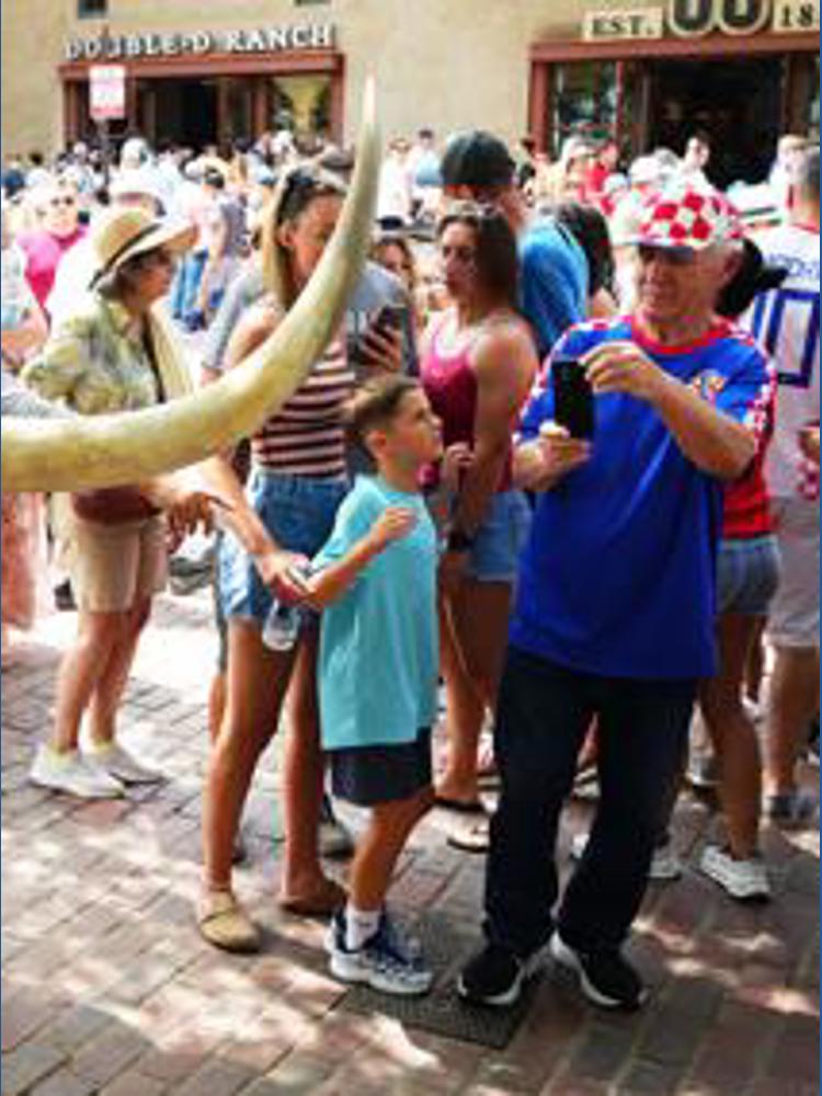 Croatia fans parade through downtown Dallas ahead of World Cup showdown ...