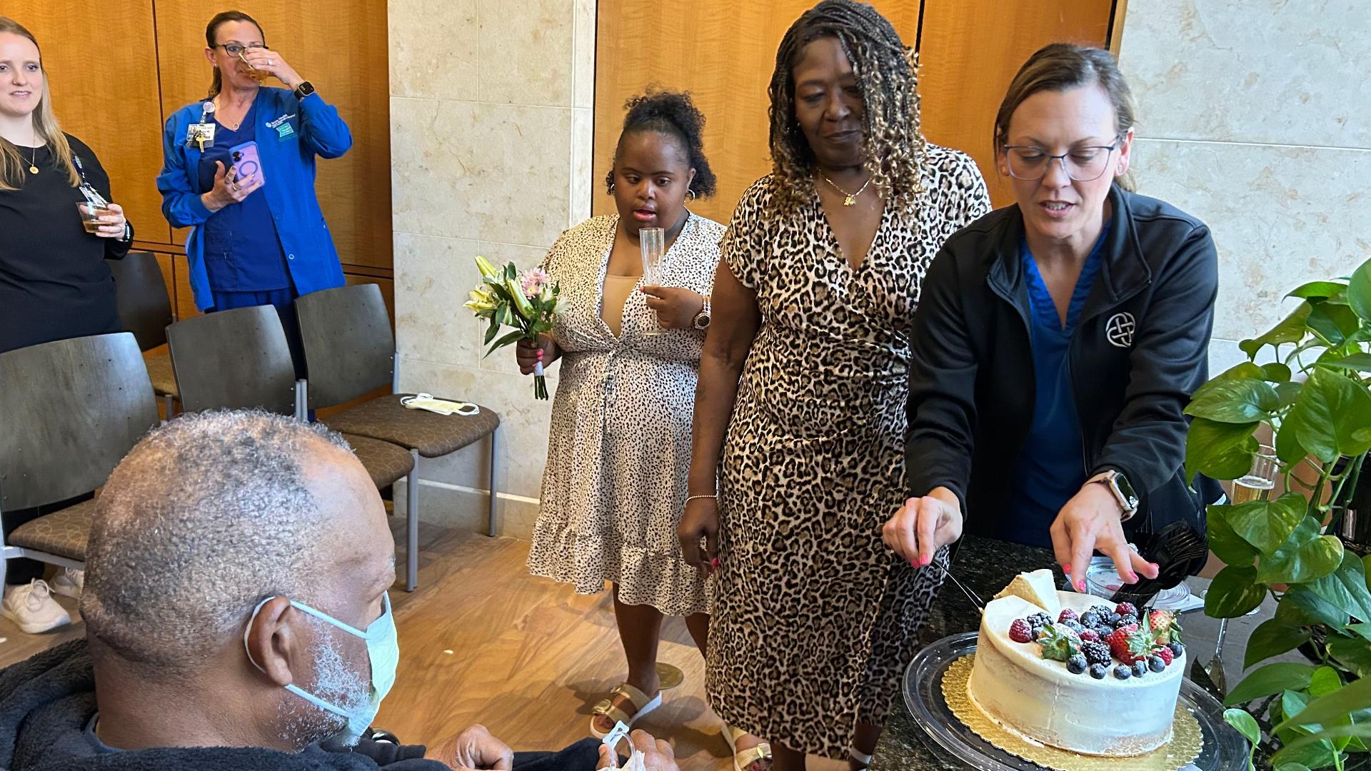 North Texas man marries after kidney transplant saves life | wfaa.com