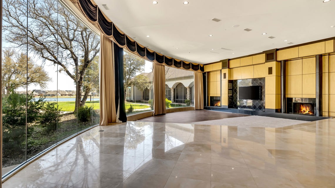 Deion Sanders' former Texas home hits the market for $5.5 million ...