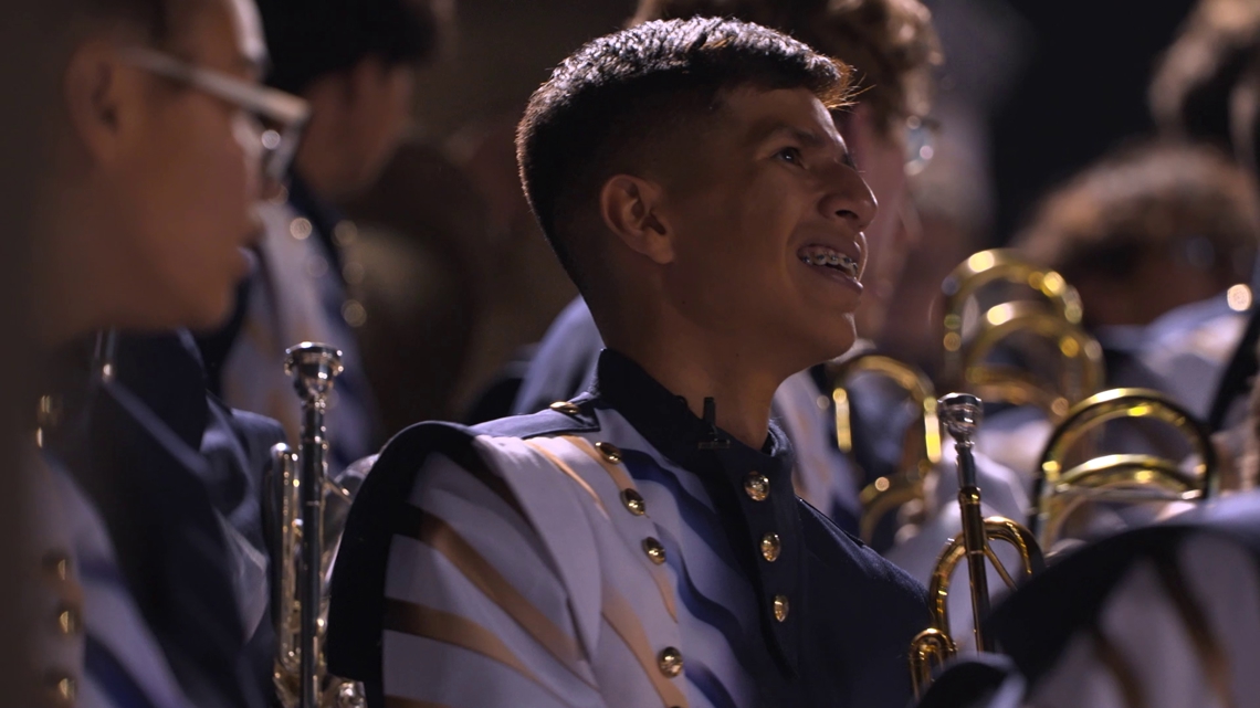 Blind North Texas student break barriers in marching band | wfaa.com
