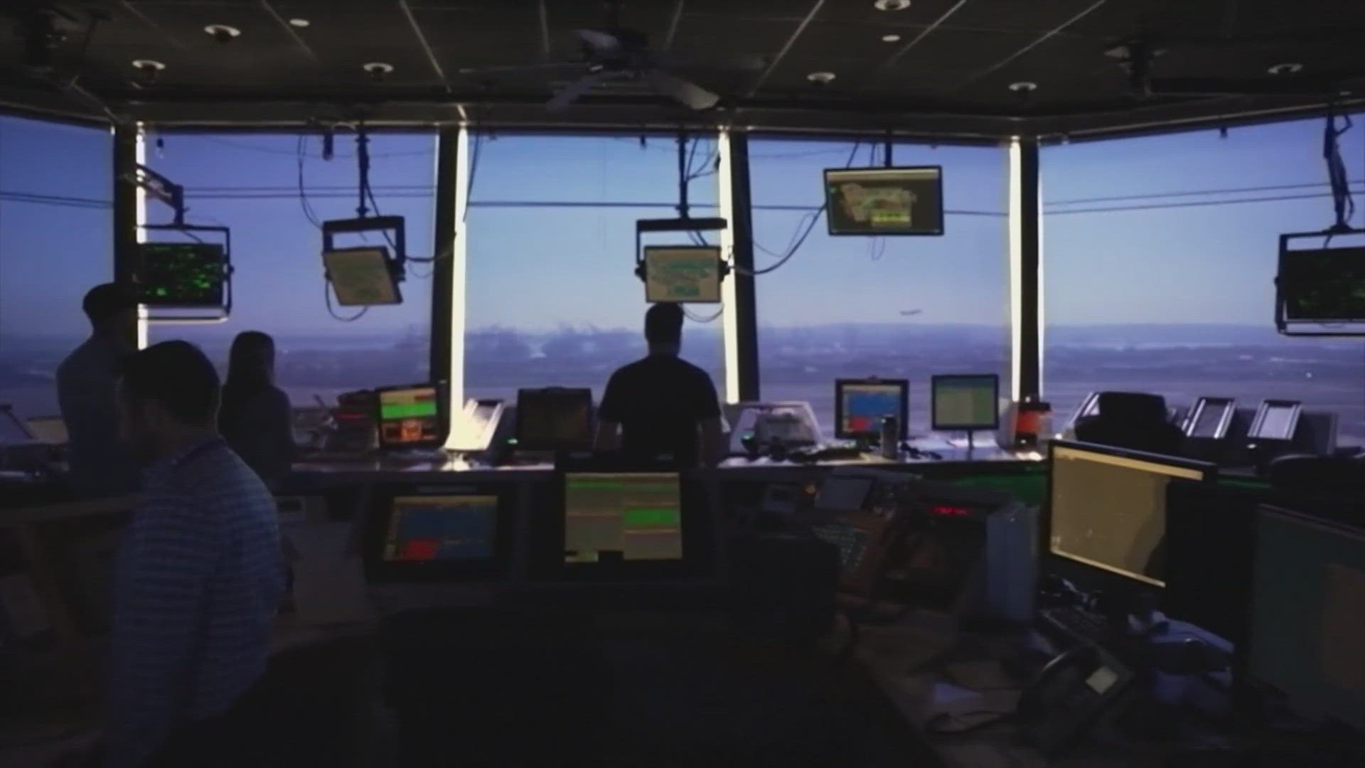 Air traffic control shortages reported amid government shutdown | wfaa.com