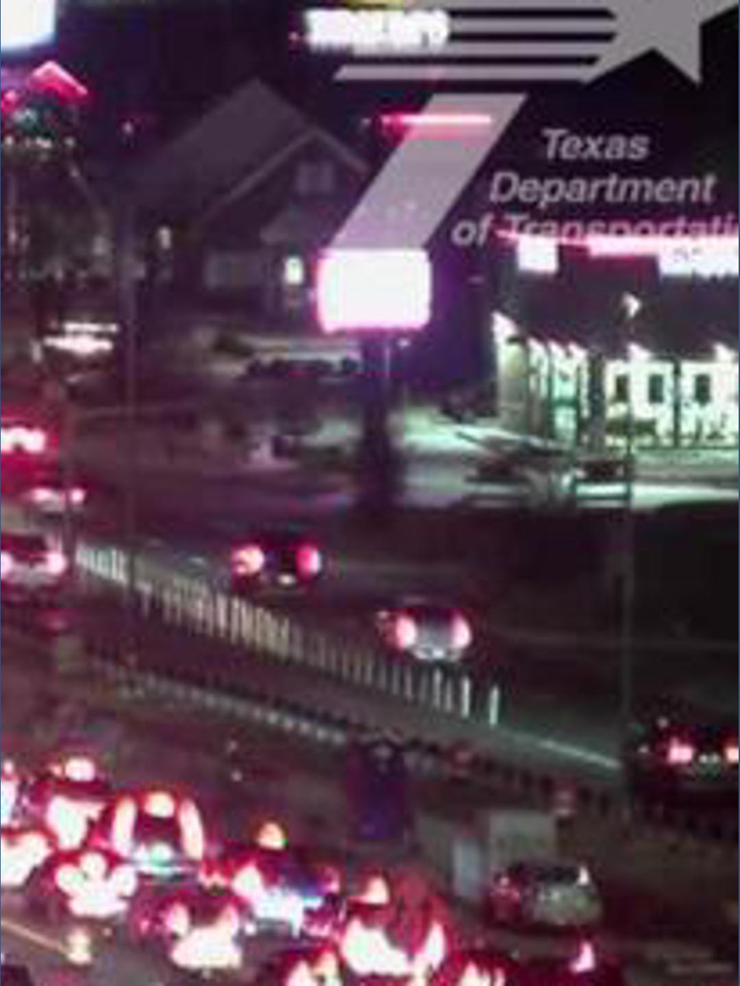3-vehicle crash closes several lanes of Loop 820 near North Richland ...