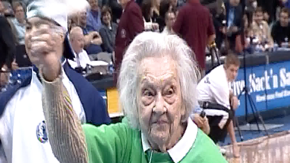 2006 NBA Finals | Mavs superfan known as 'Towel Lady' shows her team ...