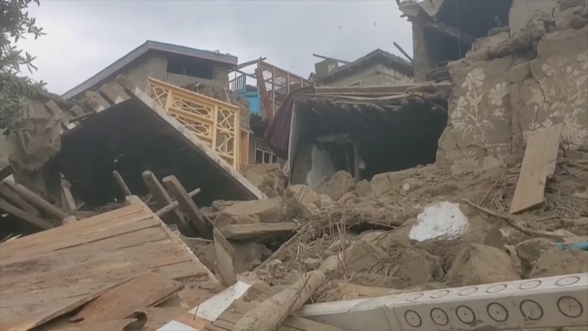 Earthquake in eastern Afghanistan destroys villages and kills 800 ...