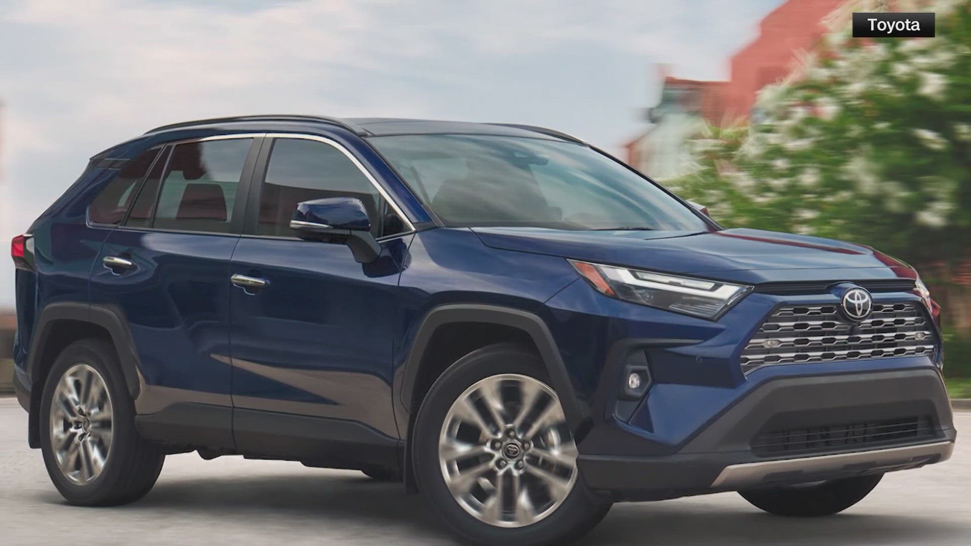 Toyota recalls 1 million vehicles over backup camera issue | wfaa.com