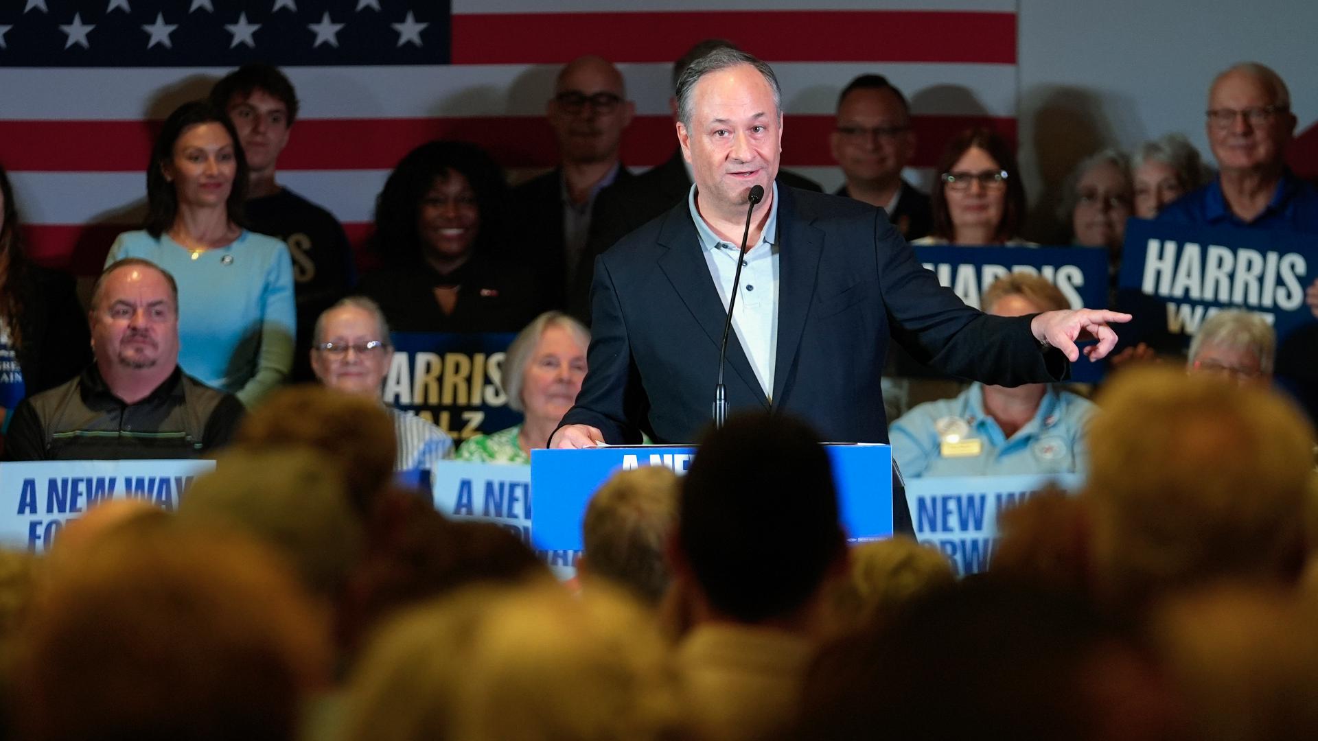 Harris campaign raises $1 million in Texas at Emhoff rally | wfaa.com