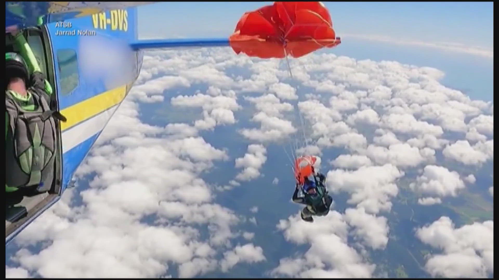 Skydiver dangles at 15,000 feet after parachute catches on plane’s tail ...
