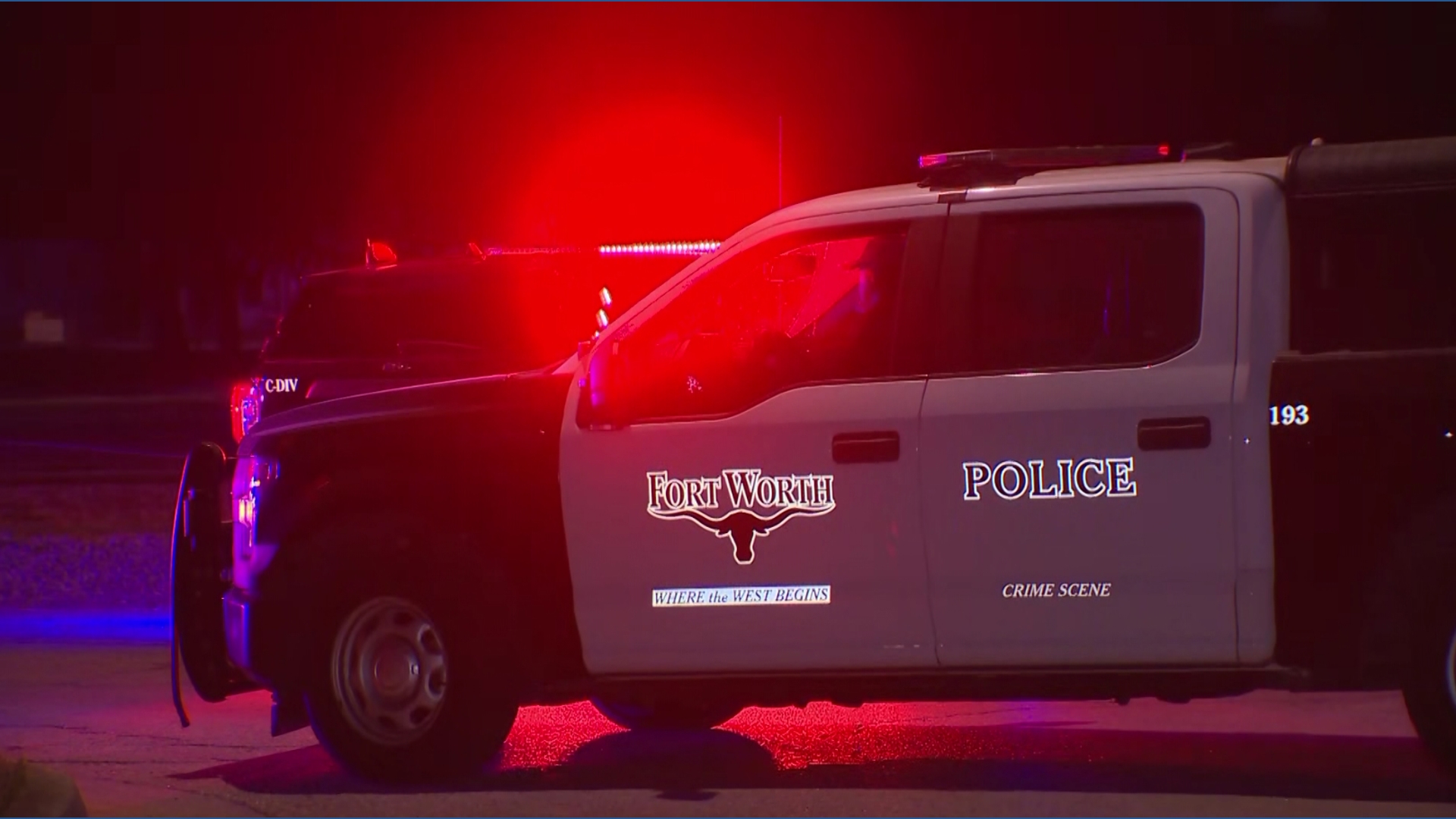 One dead after neighbors find car riddled with bullet holes, Fort Worth ...