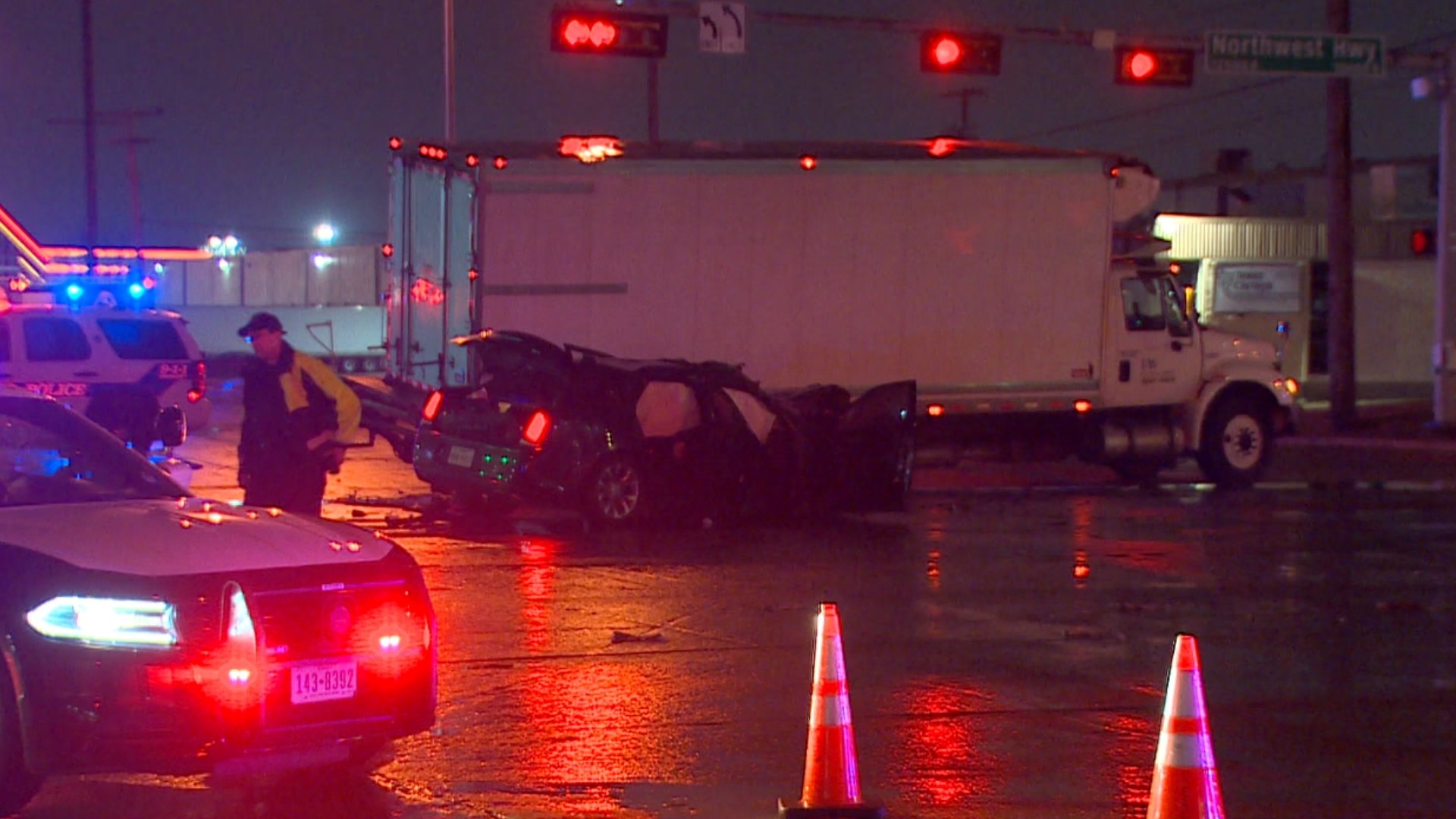 Dallas crash on Northwest Highway: 27-year-old woman killed | wfaa.com