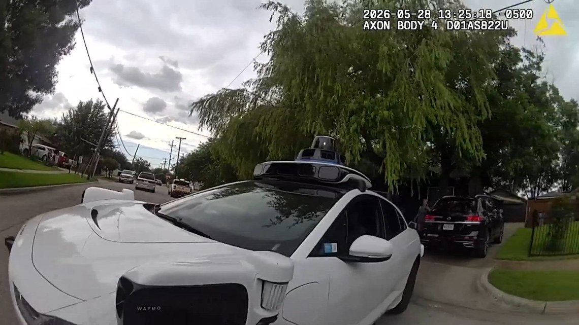 Waymo blocks the road as first responders rush to Dallas apartment ...