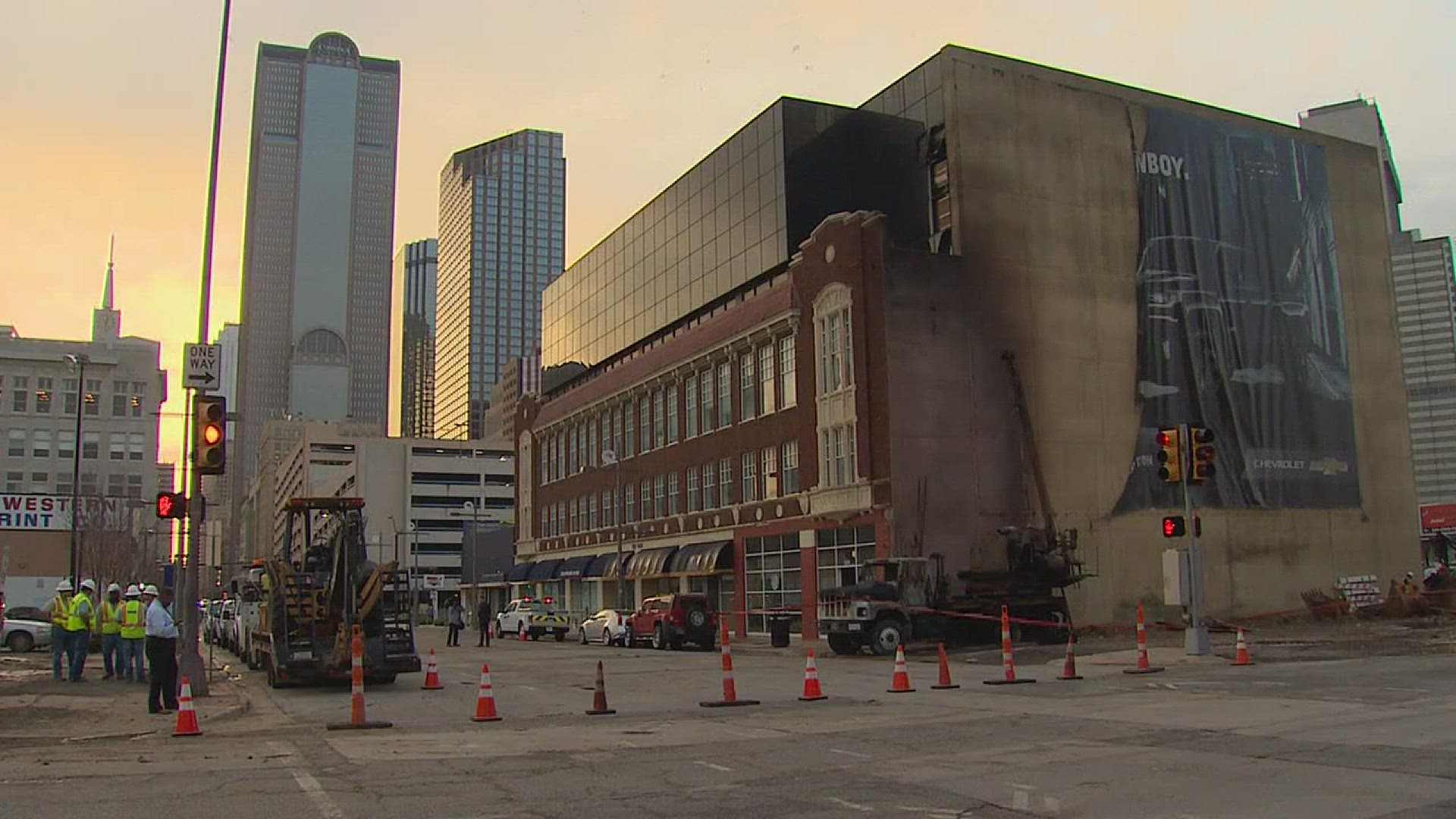 Cut gas line in downtown Dallas sparks fire | wfaa.com