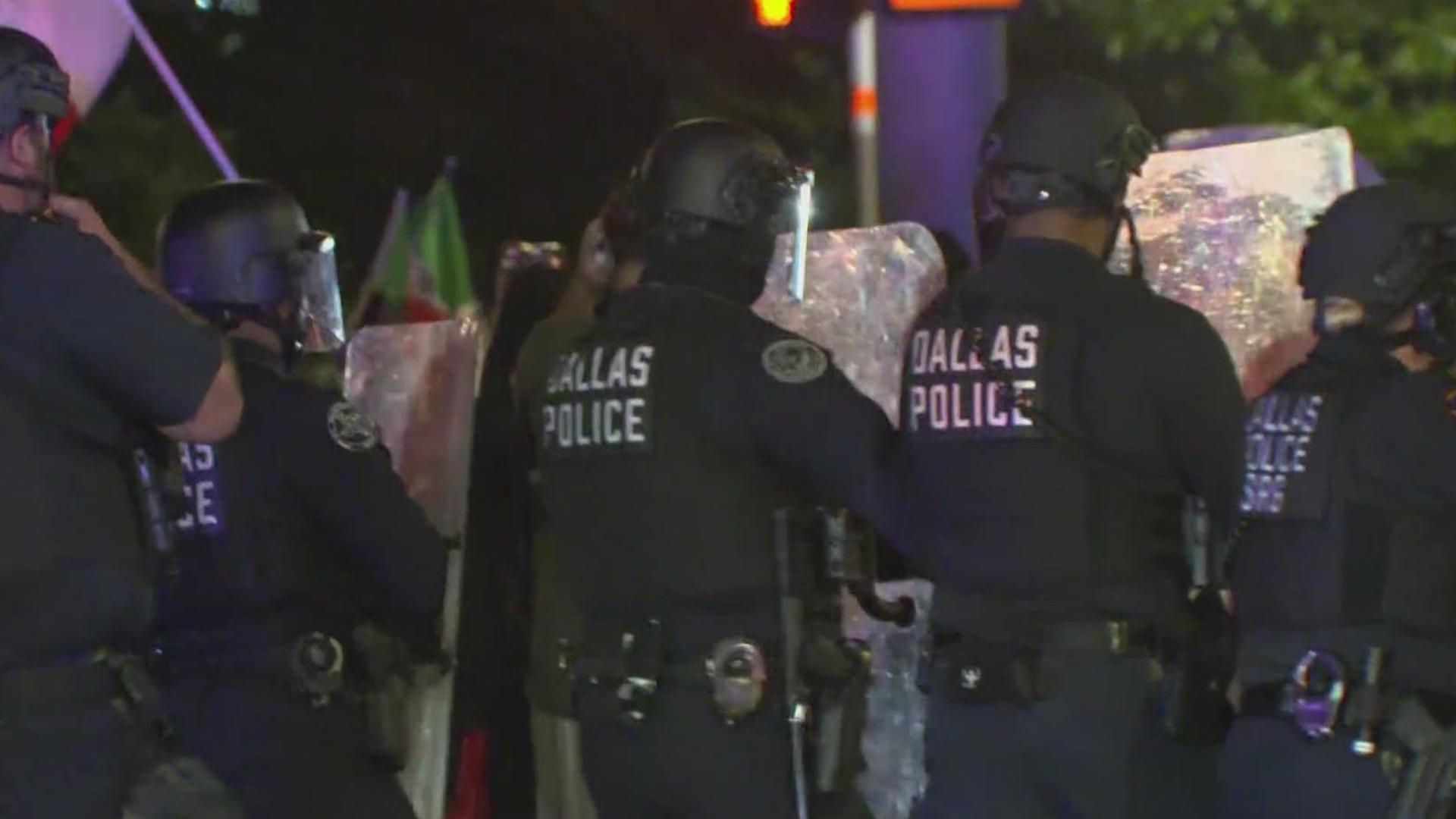 1 arrested during anti-ICE protest in Dallas, police say | wfaa.com
