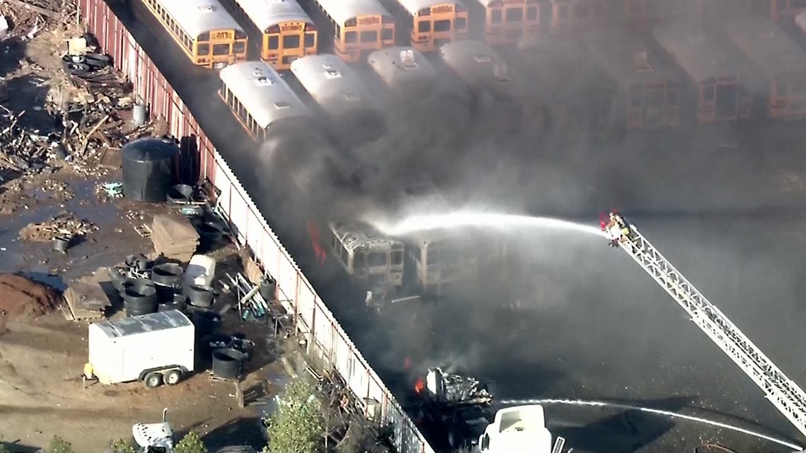 Dallas fire: Multiple school buses engulfed in flames | wfaa.com
